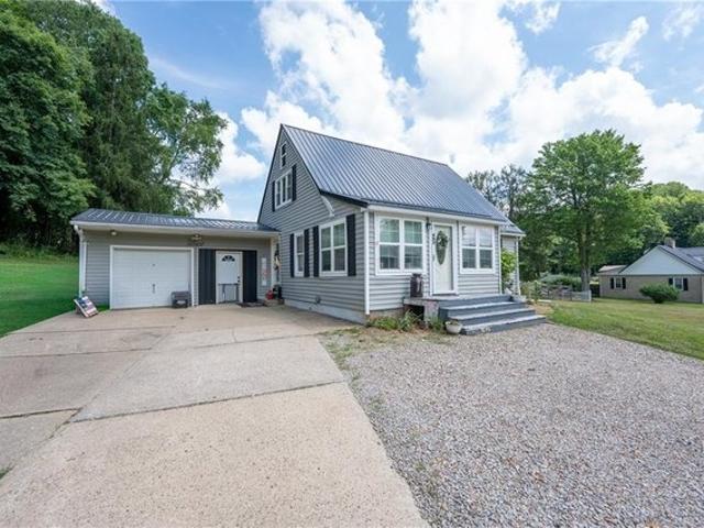492 Mapletown Rd, Garards Fort, PA 15334