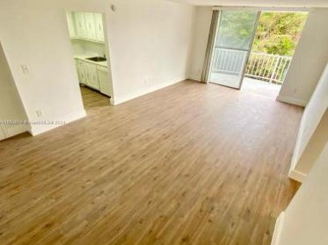 492 NW 165th Street Rd #C415, Miami, FL 33169