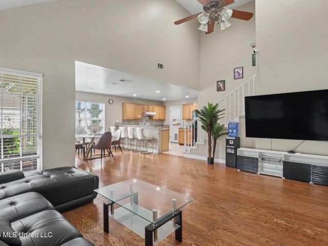 492 Royal Oak Drive