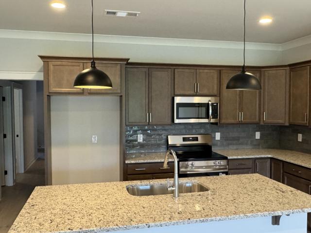 492 W Foxrun
