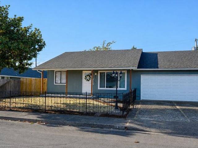 492 W Olympic St, Springfield, OR 97477