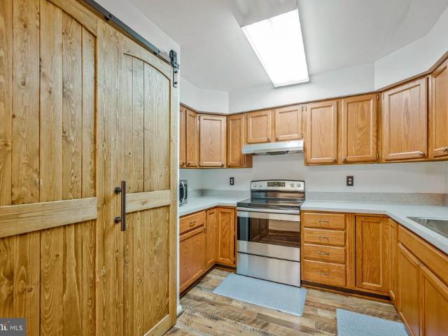 492 Twin Cove Lane