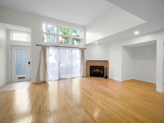 4934 s cornell avenue # g