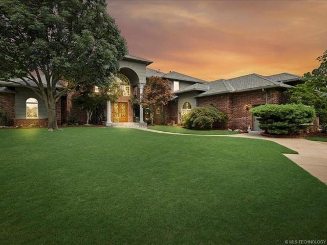 4937 E 92nd St, Tulsa, OK 74137