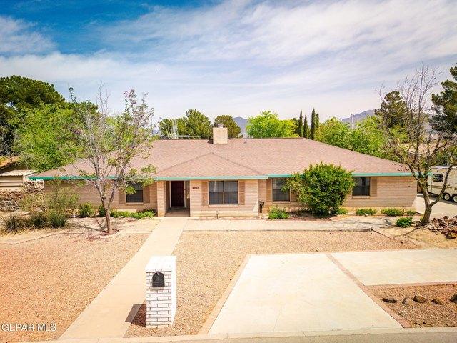 4937 Vista Grande Cir, El Paso, TX 79922