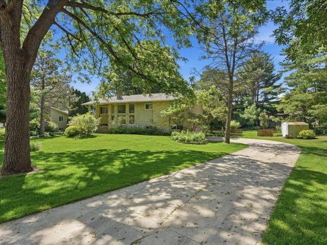 4938 Hickory Trail