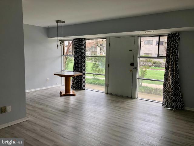 4939 Americana Dr, Unit 108, Annandale, VA 22003 | MLS #VAFX2300 | Compass
