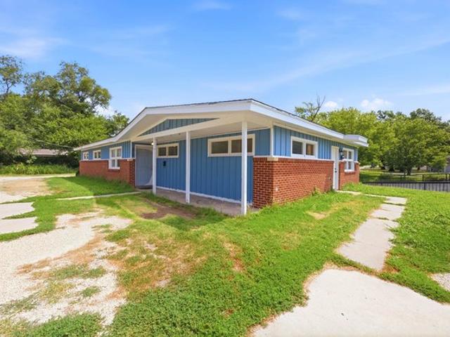 4930 E Gilbert St, Wichita, KS 67218