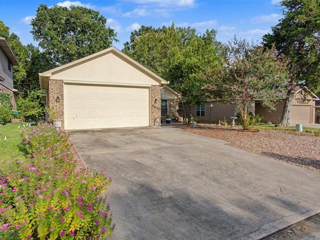 4930 Pleasure Lake Ln, Willis, TX 77318