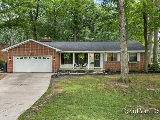 4930 Poinsettia Ave SE, Kentwood, MI 49508