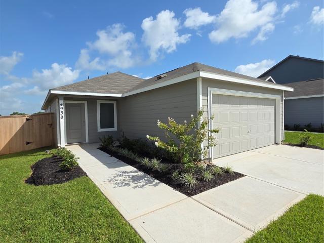 4930 Valencia Forest