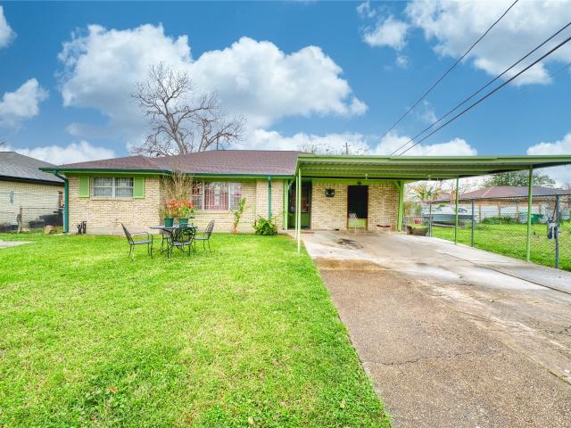 4931 Mercedes Ln, Houston, TX 77022 | MLS #43572