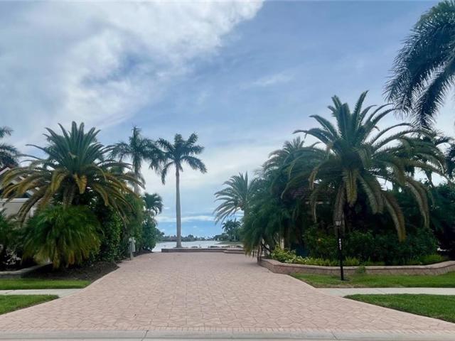 4931 Coach Ln, Naples, FL 34114 | MLS #225075 | Compass