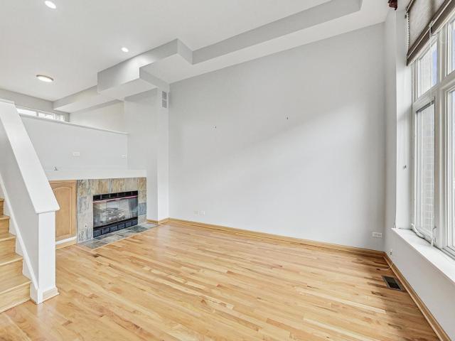 4932 W Lawrence Avenue # J