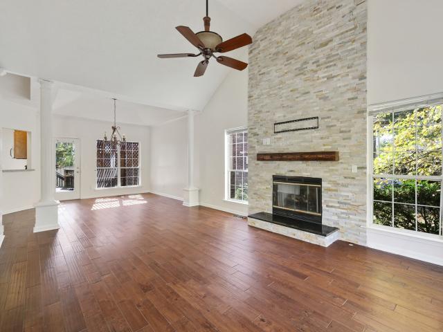 4933 Alexis Dr