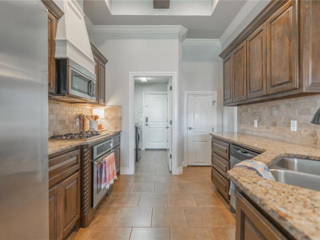 4933 Champlain Place