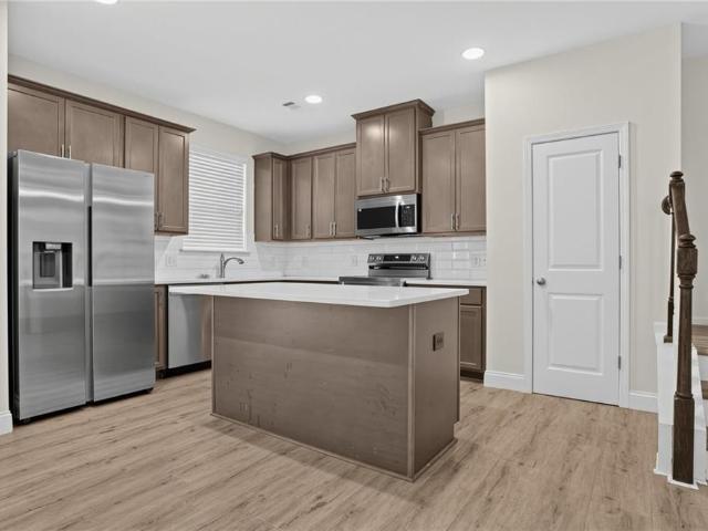 4933 Longview Walk