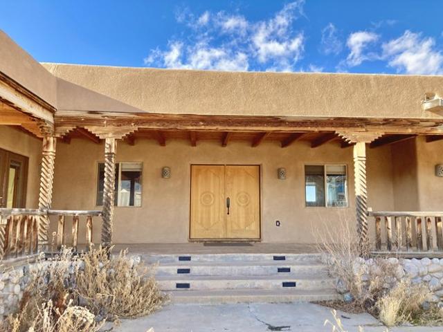 493 Calle Palomita Ct, Taos, NM 87571