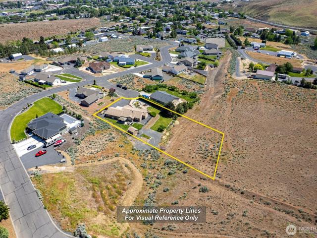 493 Chrisview Court W