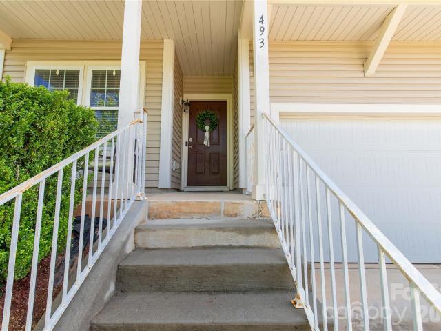 493 Dutch White Drive