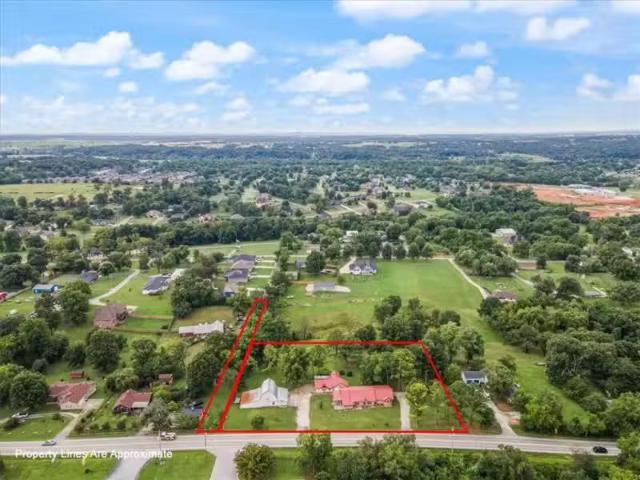 493 E LOWELL AVE, CAVE SPRINGS, AR 72718 Single Family Residen.