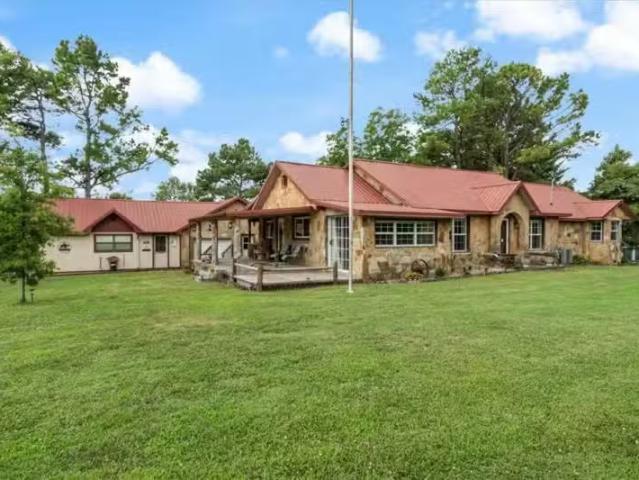 493 E LOWELL AVE, CAVE SPRINGS, AR 72718 Single Family Residen.