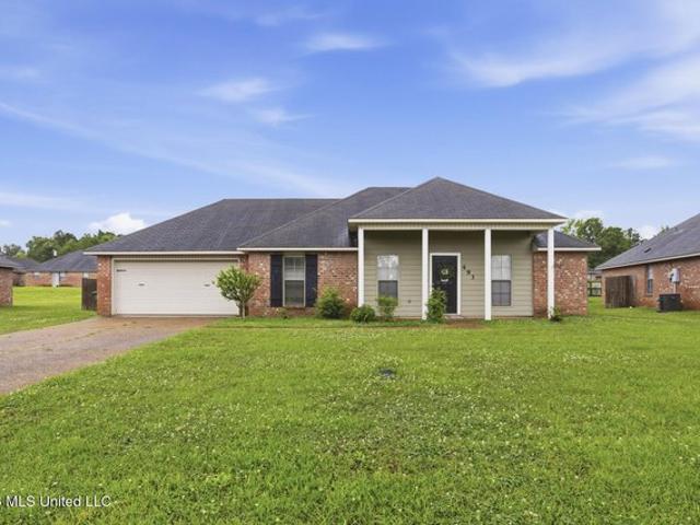 493 Fairway Ave, Byram, MS 39272