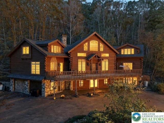 493 Lake Dr, Nesquehoning, PA 18240