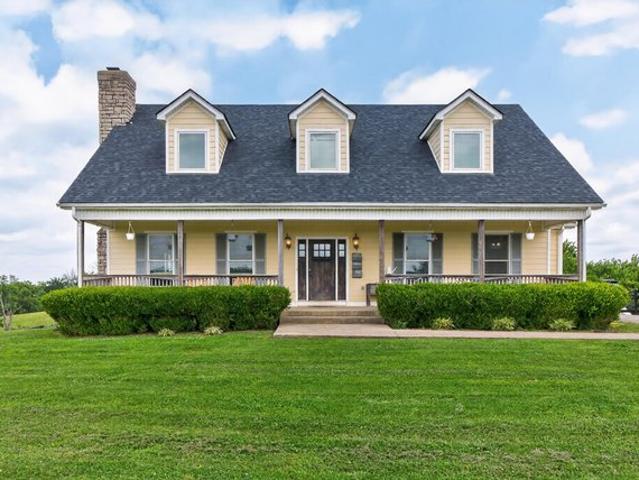 493 Levy Rd, Paris, KY 40361