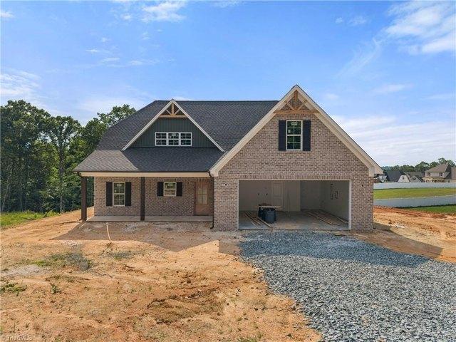 493 Nifong Rd, Clemmons, NC 27012