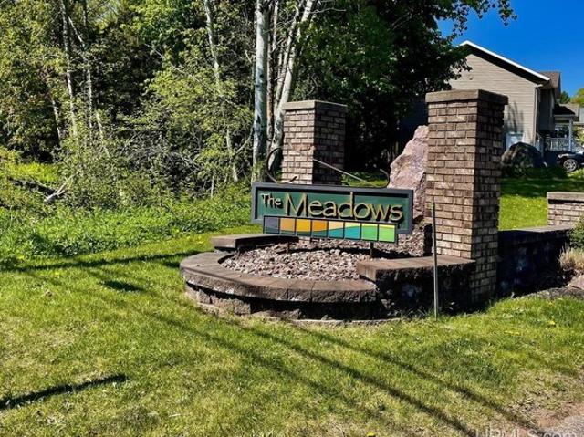 493 Stone Quarry Dr, Marquette, MI 49855
