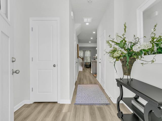 493 Trotters Lane
