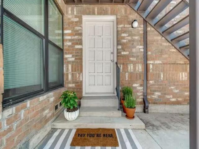 4944 Amesbury Dr #106, Dallas, TX 75206