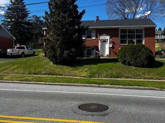 4945 Chester Creek Rd, Brookhaven, PA 19015