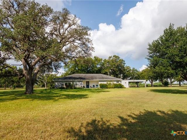 4945 FM 531, Yoakum, TX 77995