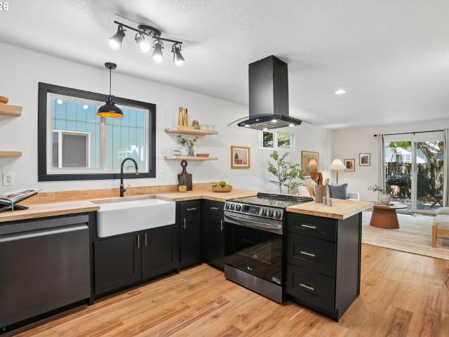 4945 se ogden st
