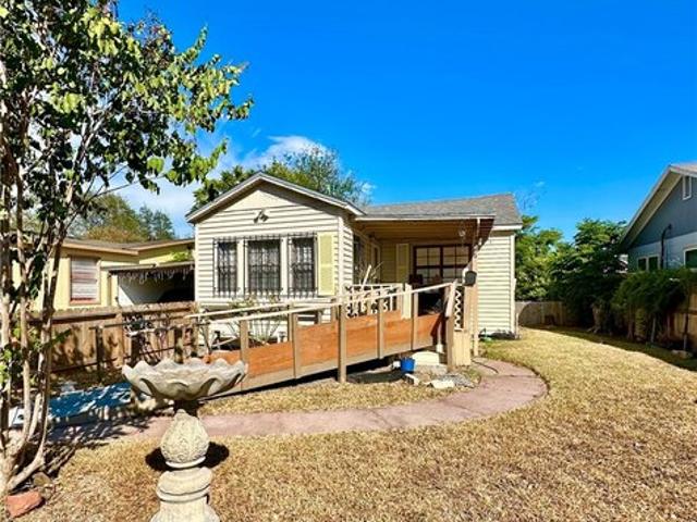 4946 Brandesky Dr, Corpus Christi, TX 78415