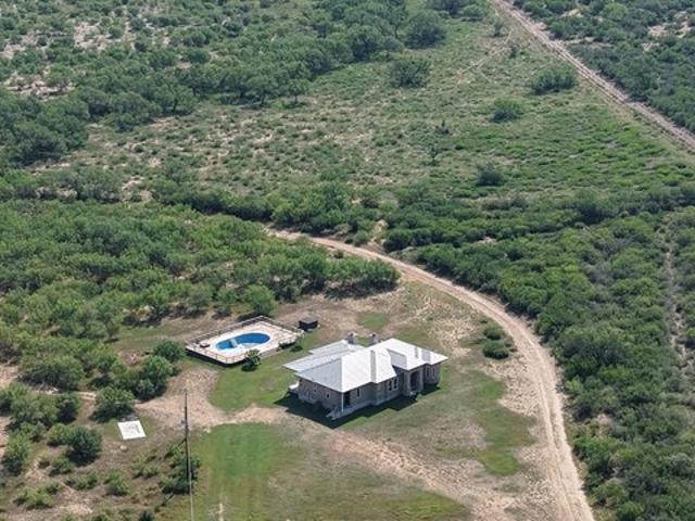 4947 FM 2200 S, D Hanis, TX 78850