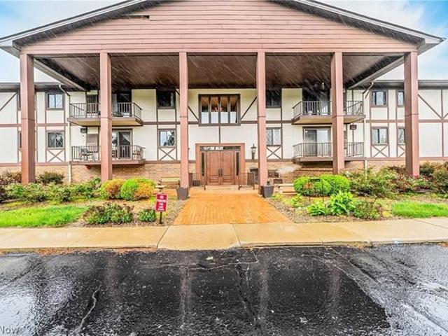 4948 Grace Rd Unit 127, North Olmsted, OH 44070