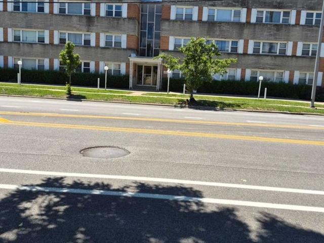 4949 Church St Apt 301, Skokie, IL 60077