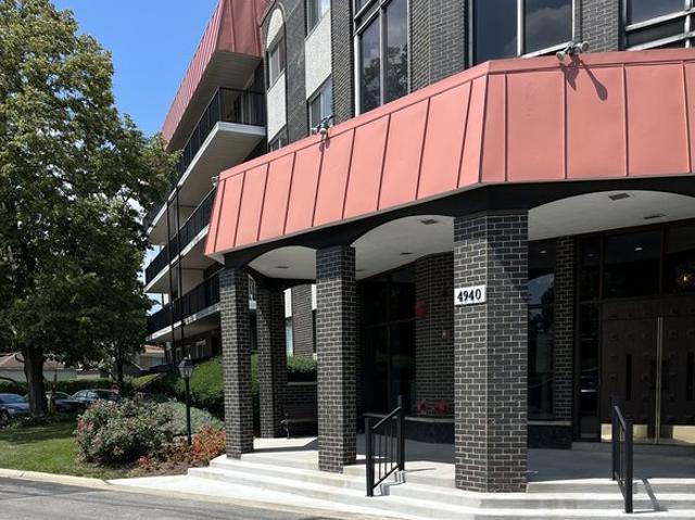 4940 Foster St Apt 308, Skokie, IL 60077