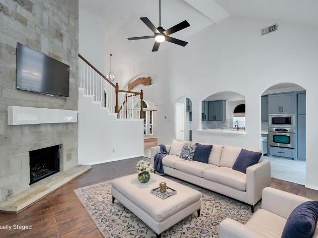 4940 Paddock Drive