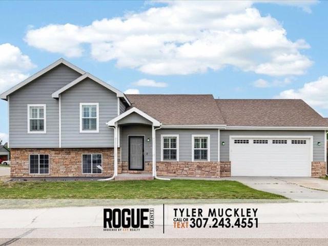 4940 Rimrock Dr, Bar Nunn, WY 82601