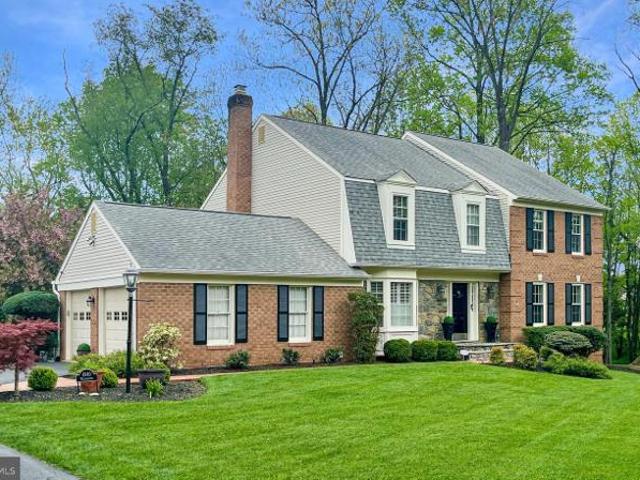4940 Walkingfern Dr, Rockville, MD 20853