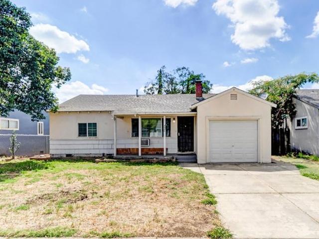 4940 Whittier Dr, Sacramento, CA 95820