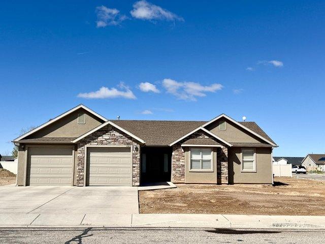 4941 N Bald Eagle Dr, Enoch, UT 84721