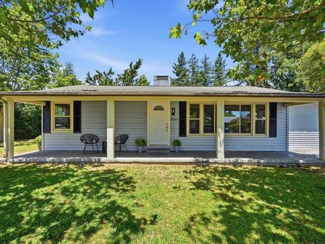 4941 Hansen Dr, Santa Rosa, CA 95409
