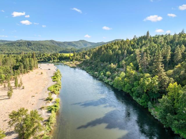 4941 Riverbanks Rd, Grants Pass, OR