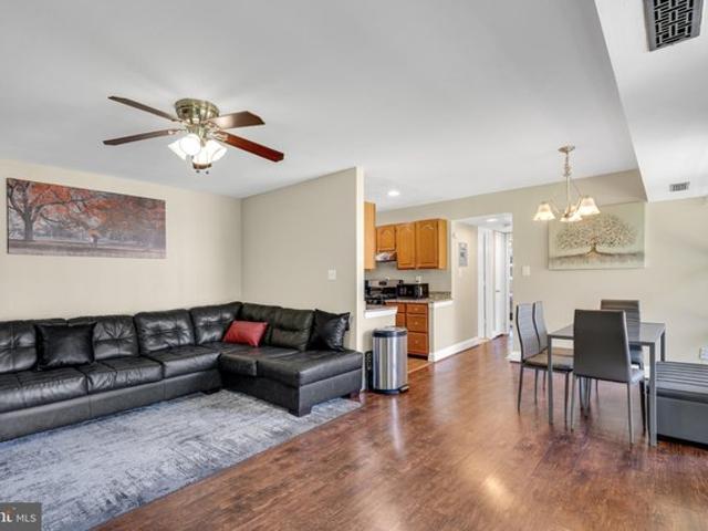 4943 Americana Dr Unit D102, Annandale, VA 22003