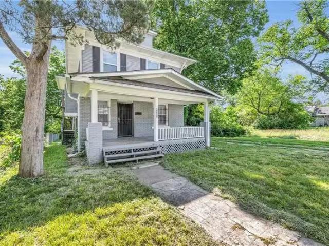 4943 COLLEGE AVE, KANSAS CITY, MO 64130 Single Family Residenc.